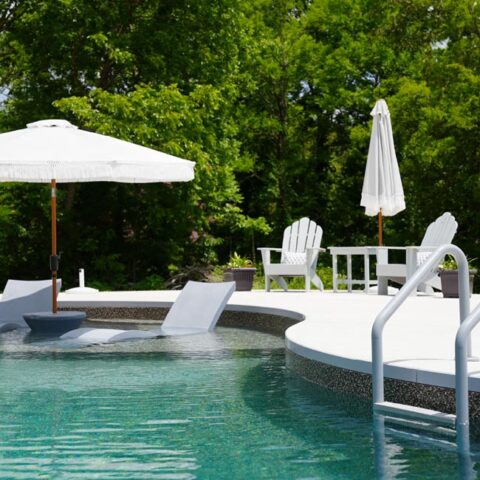 Aqua + Oak Pools and Spa Home